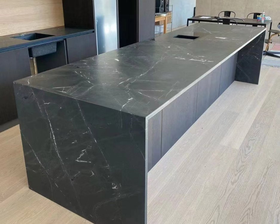 China Natural Honed Negresco Granite Stone Slab