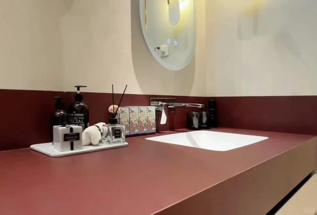 2 Premium Stone Countertops: Marble vs Sintered Stone Compared